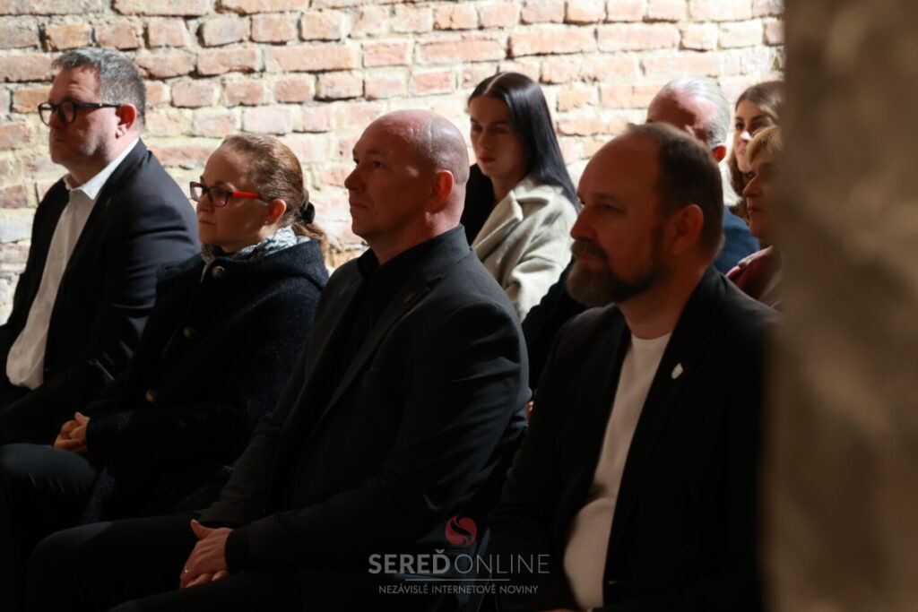 Sereď sa rozžiarila: do Zámockého parku prišiel rozprávkový „Príbeh ...